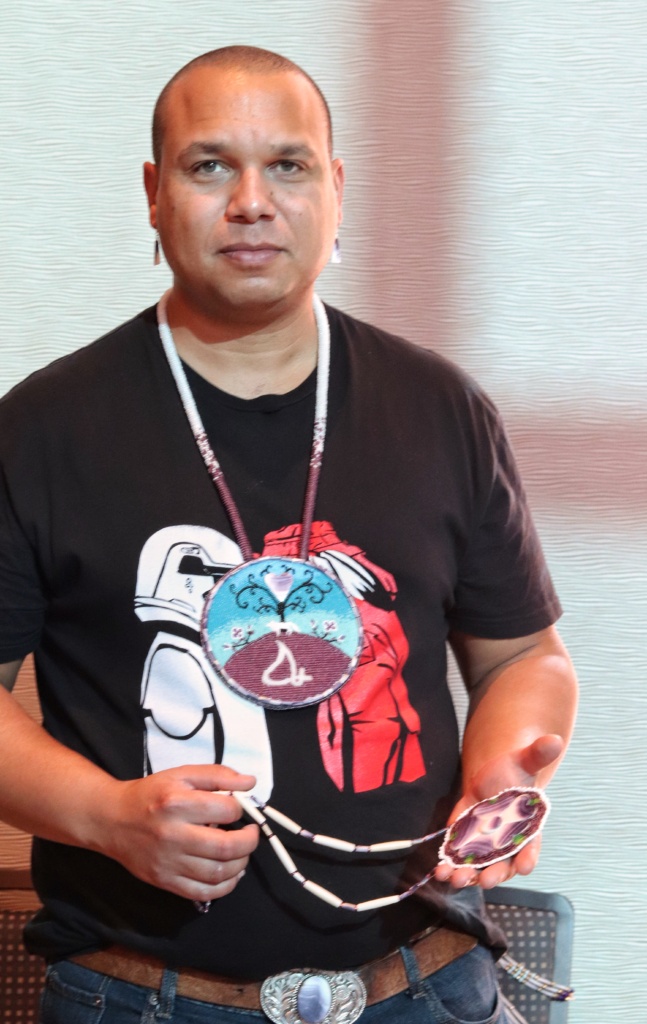 Artist at the National Native Media Conference carries on tribal ...